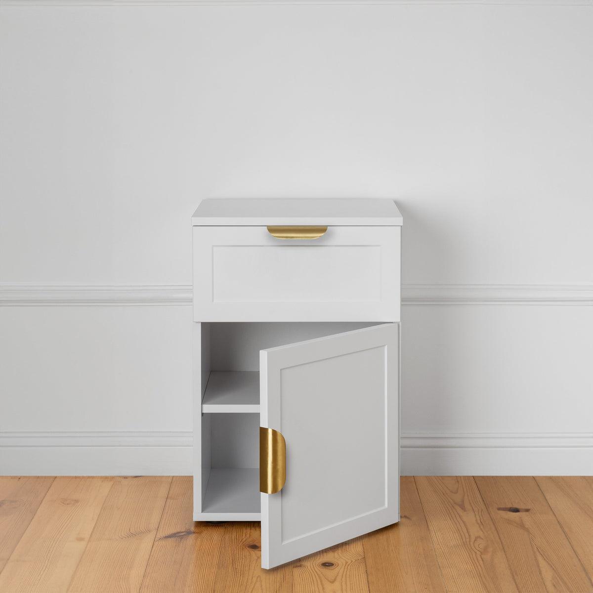 PORTO BEDSIDE TABLE - WHITE - HAMPTONS - PULL BRASS| KingsWarehouse
