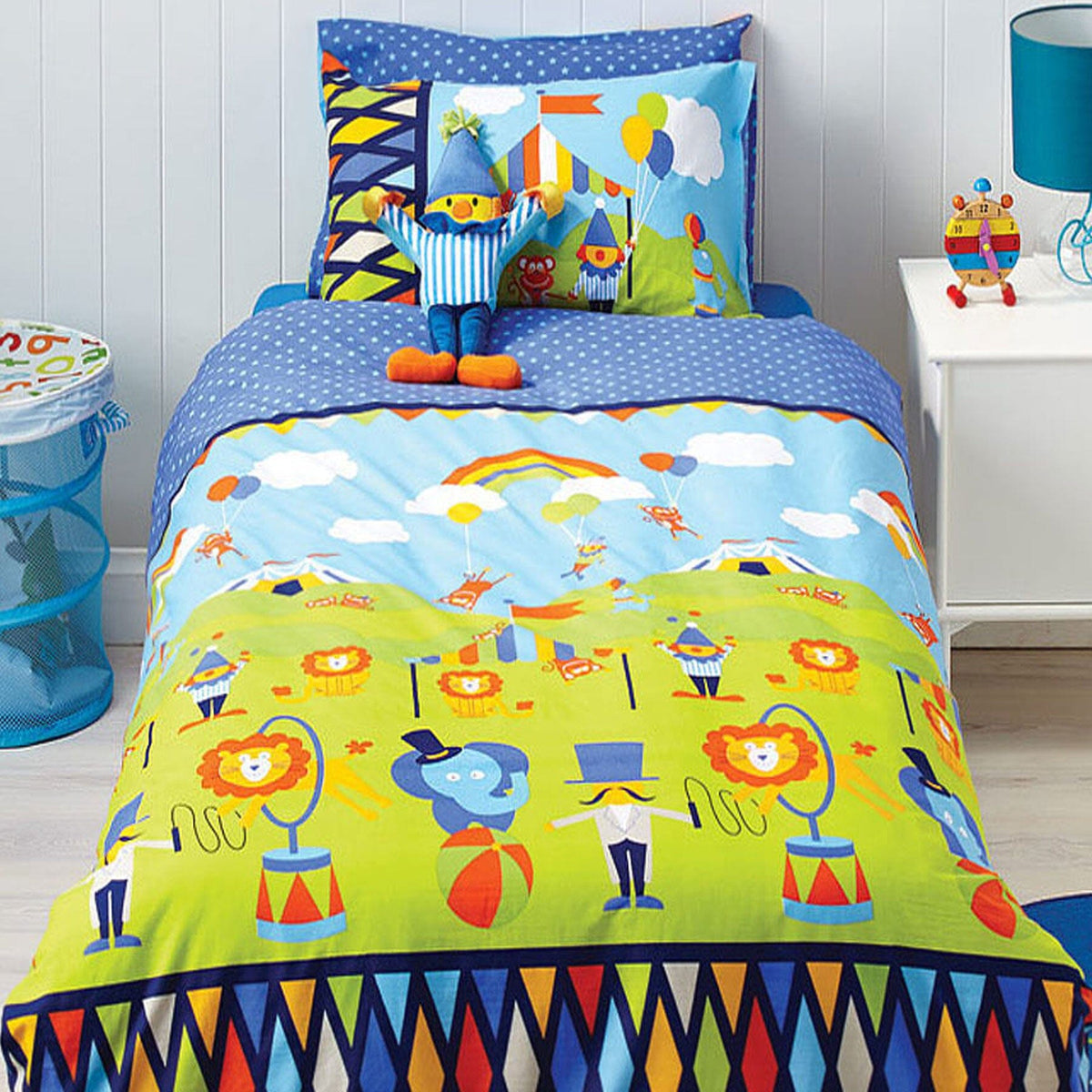 Cubby House Reversible Circus Fun Quilt Cover Set Double| KingsWarehouse